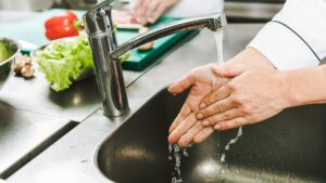Guide to Handwashing Steps in the Food Service Industry